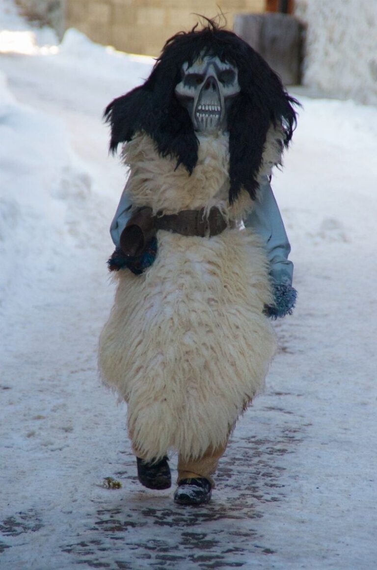 14 Fascinating Dog Legends From Myth and Folklore Around the World ...